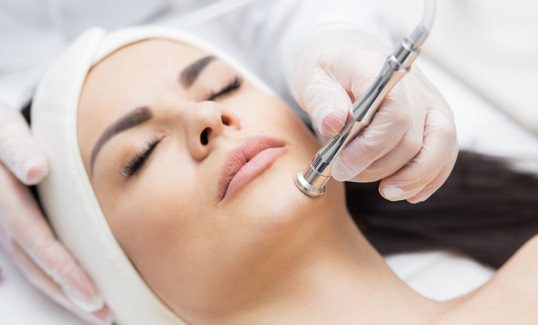 Descubre los Beneficios de la Microdermoabrasión — MD Clinic